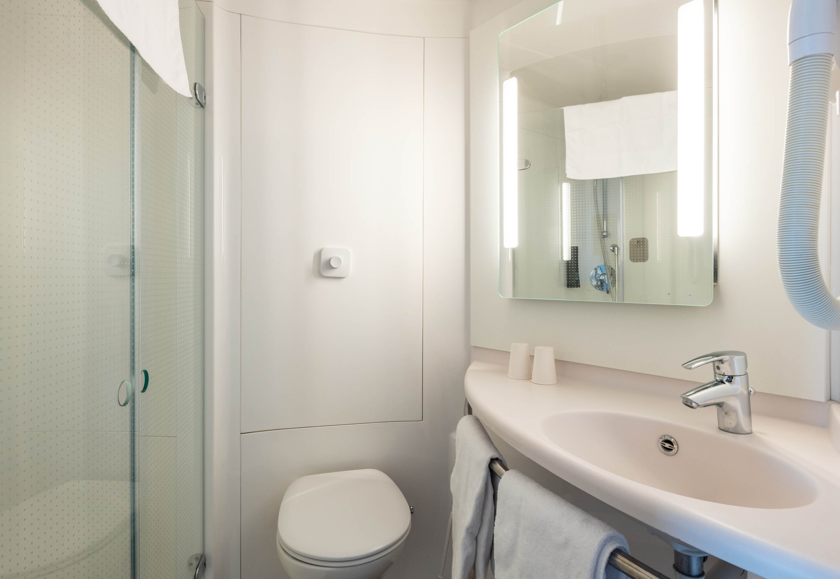 B&B HOTELS in Calais: 3-star hotel with restaurant and parking