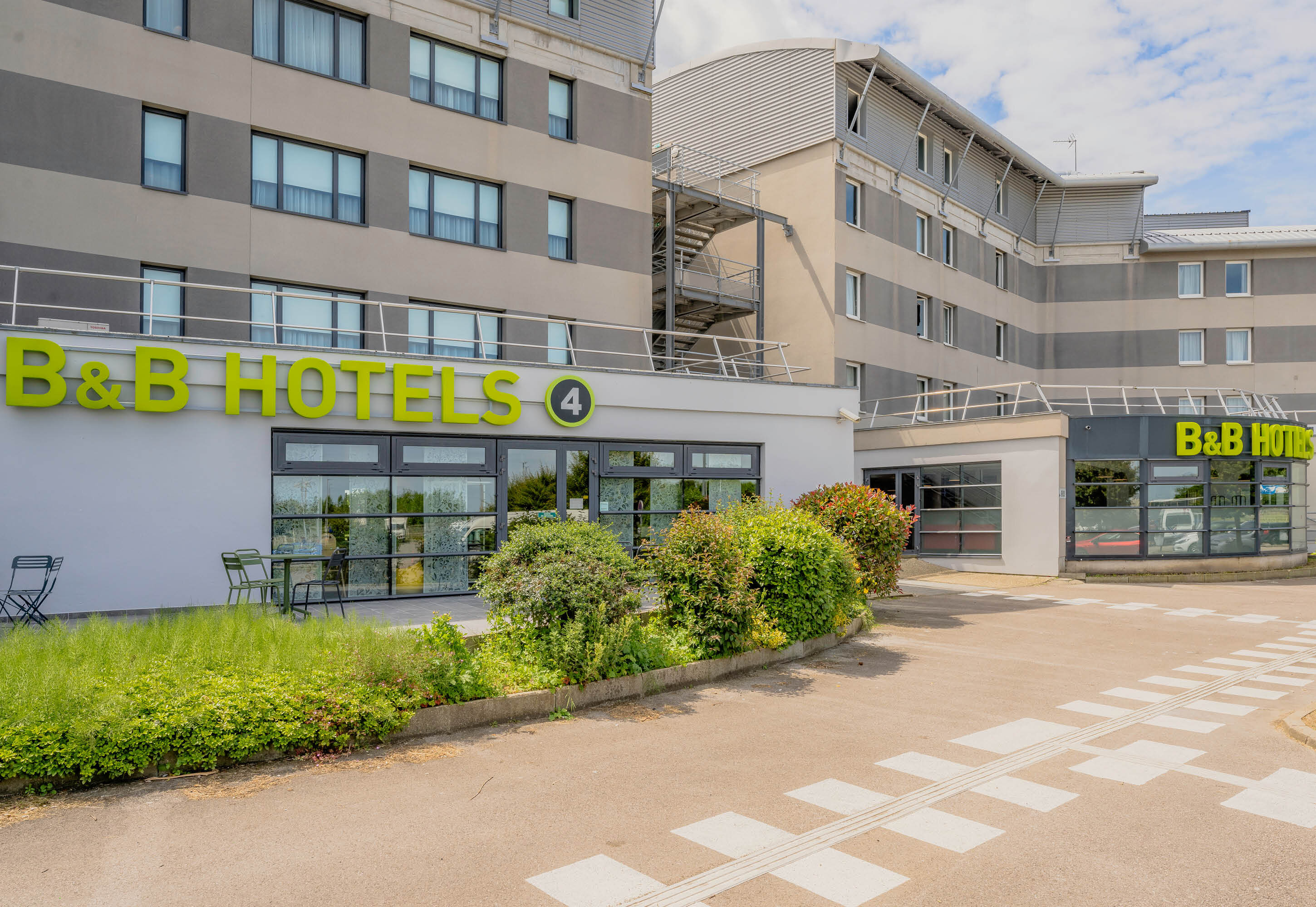 B&B HOTELS à Calais : hôtel 4 étoiles avec restaurant et parking