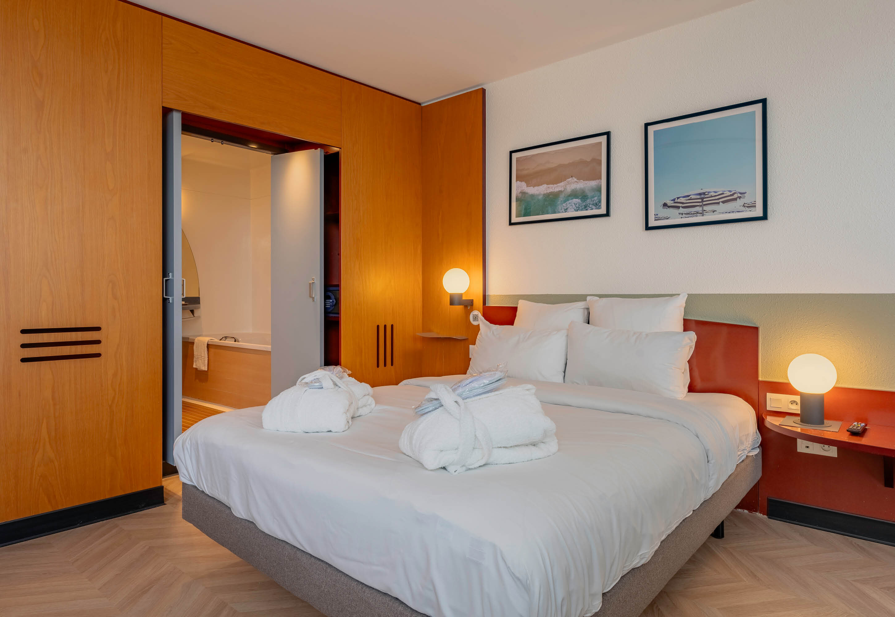 B&B HOTELS in Calais: 4-star hotel with restaurant and parking