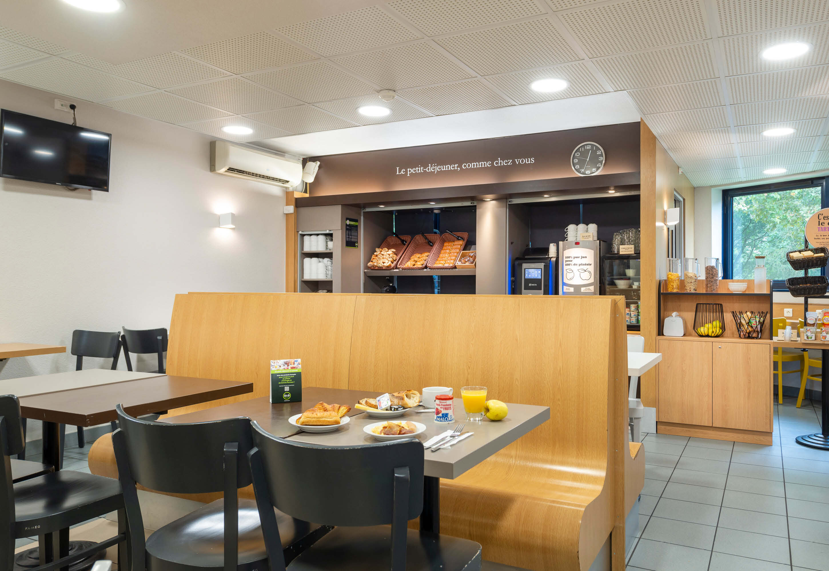 B&B HOTEL à Cholet, dans le centre, proche du Puy du Fou