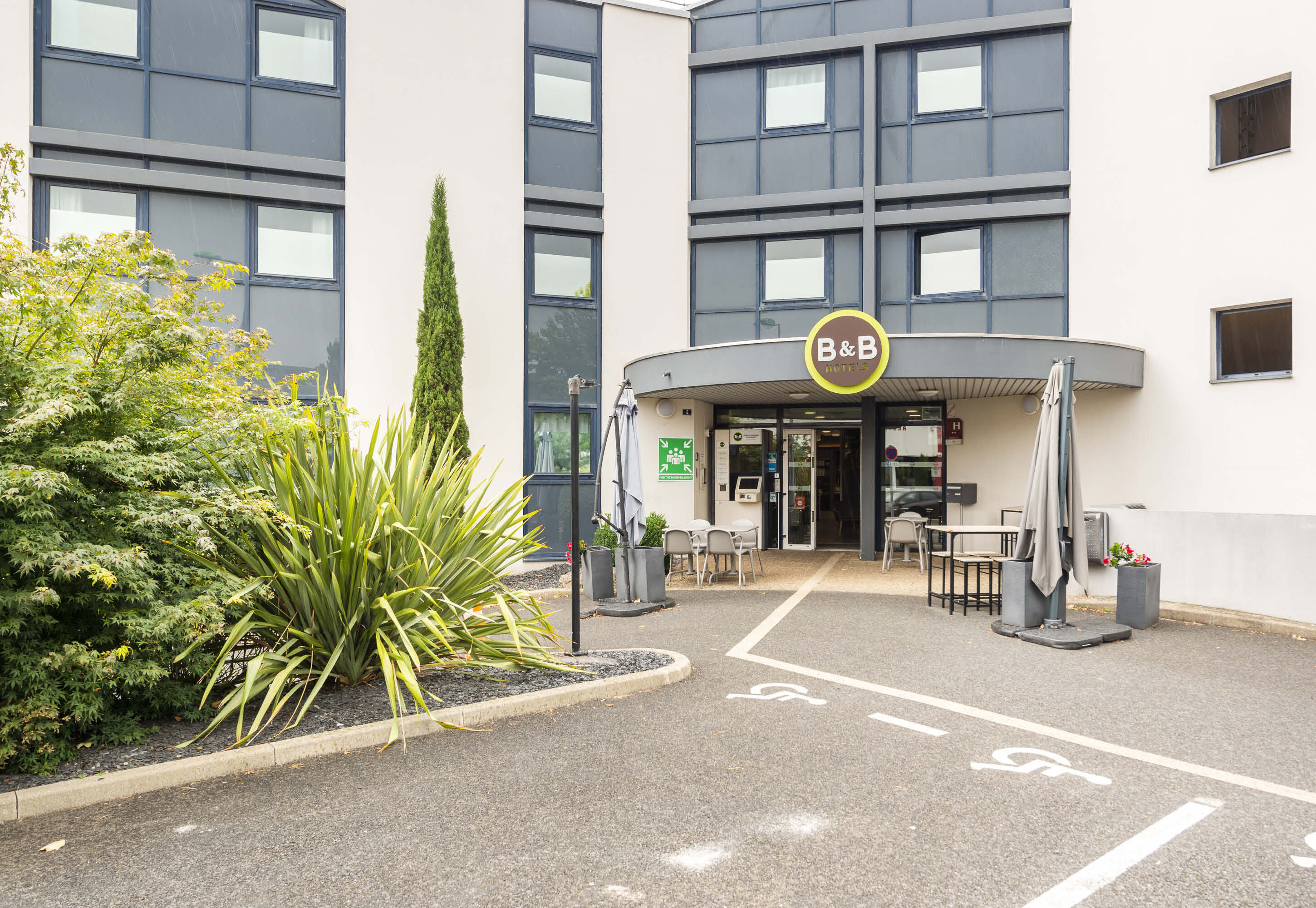 B&B HOTEL à Cholet, dans le centre, proche du Puy du Fou