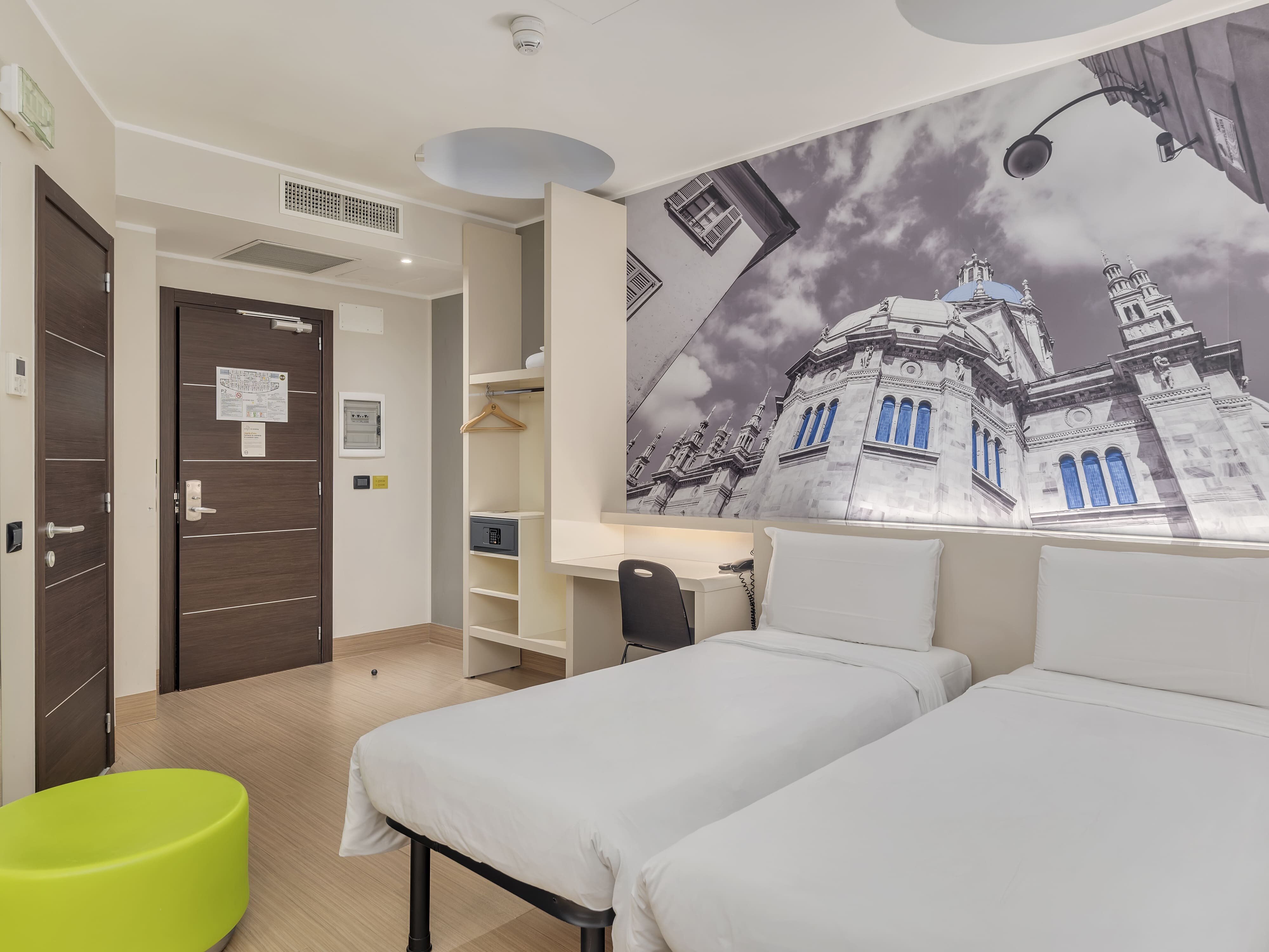 B&B HOTEL Como Camerlata | convenient for highway and city center