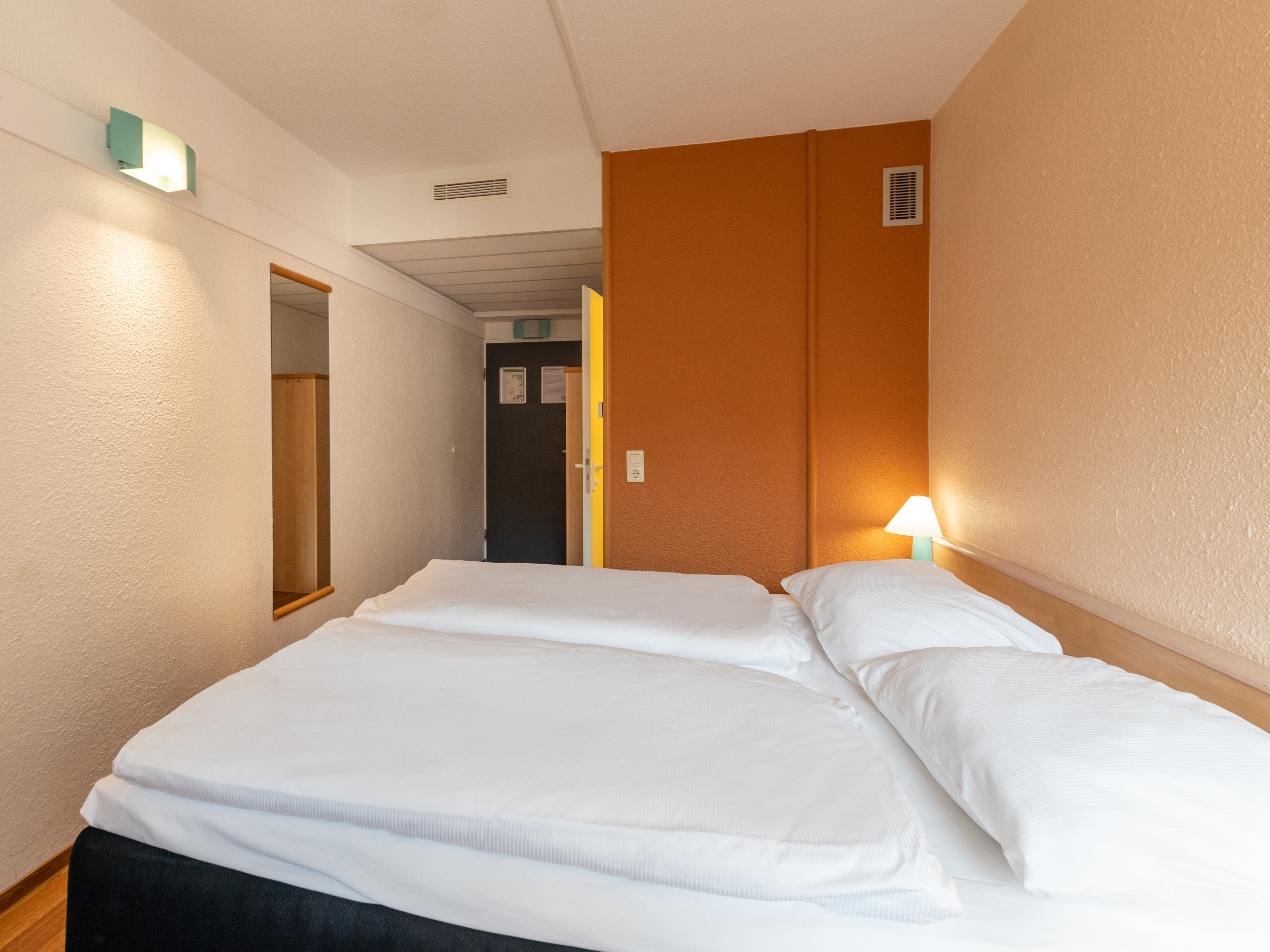Bezahlbarer Aufenthalt in Duisburg Hbf-Nord | B&B HOTELS