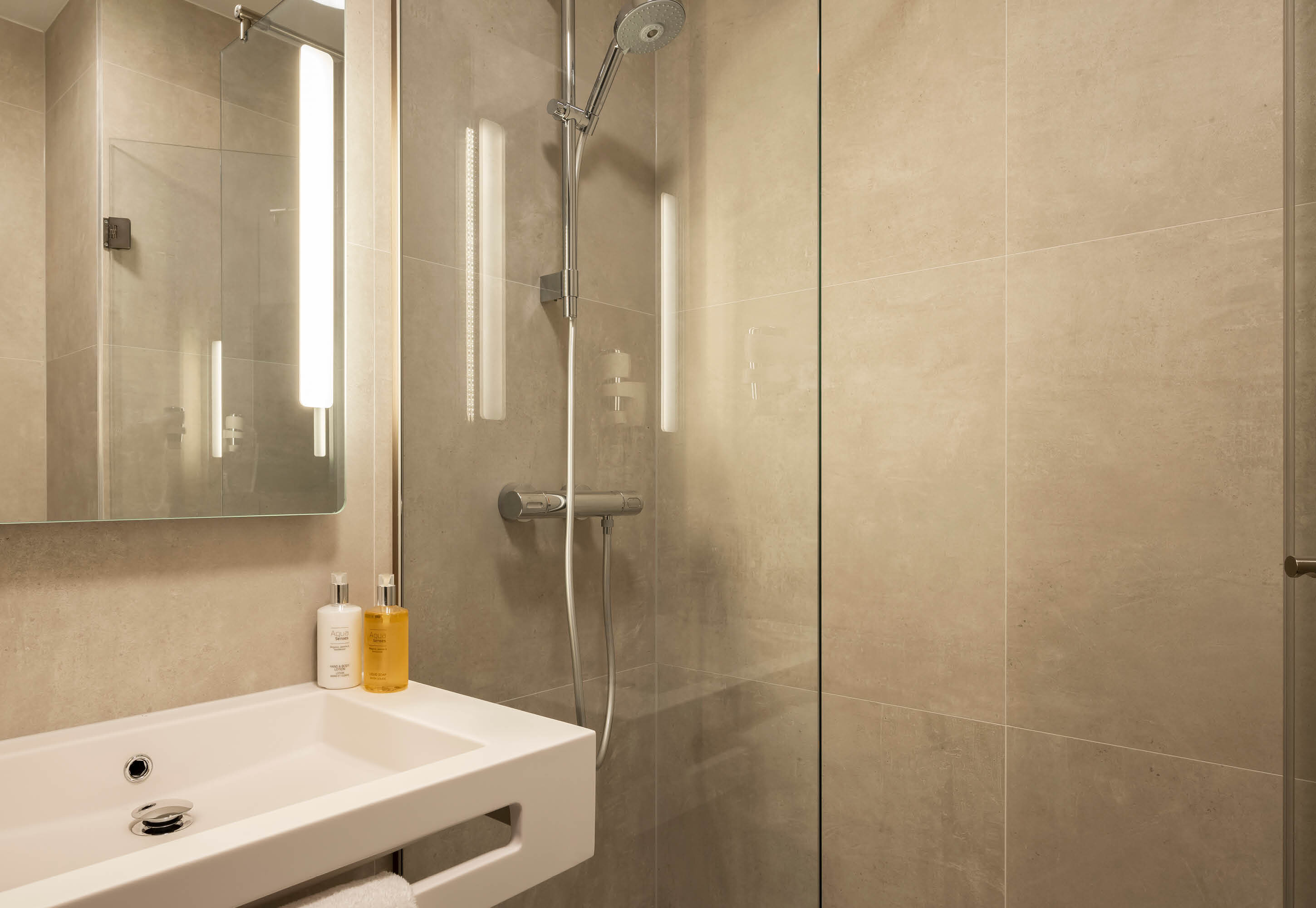 Réservez dans notre B&B HOTEL près de la Gare de Gand ! B&B HOTEL Gent ...