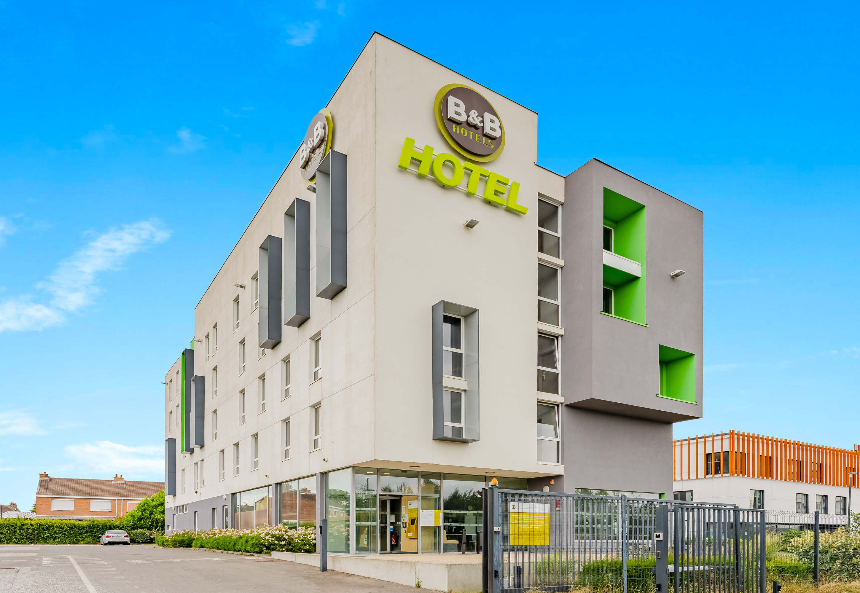 B&B Hôtel Lens Musée du Louvre, proche de la gare et du centre