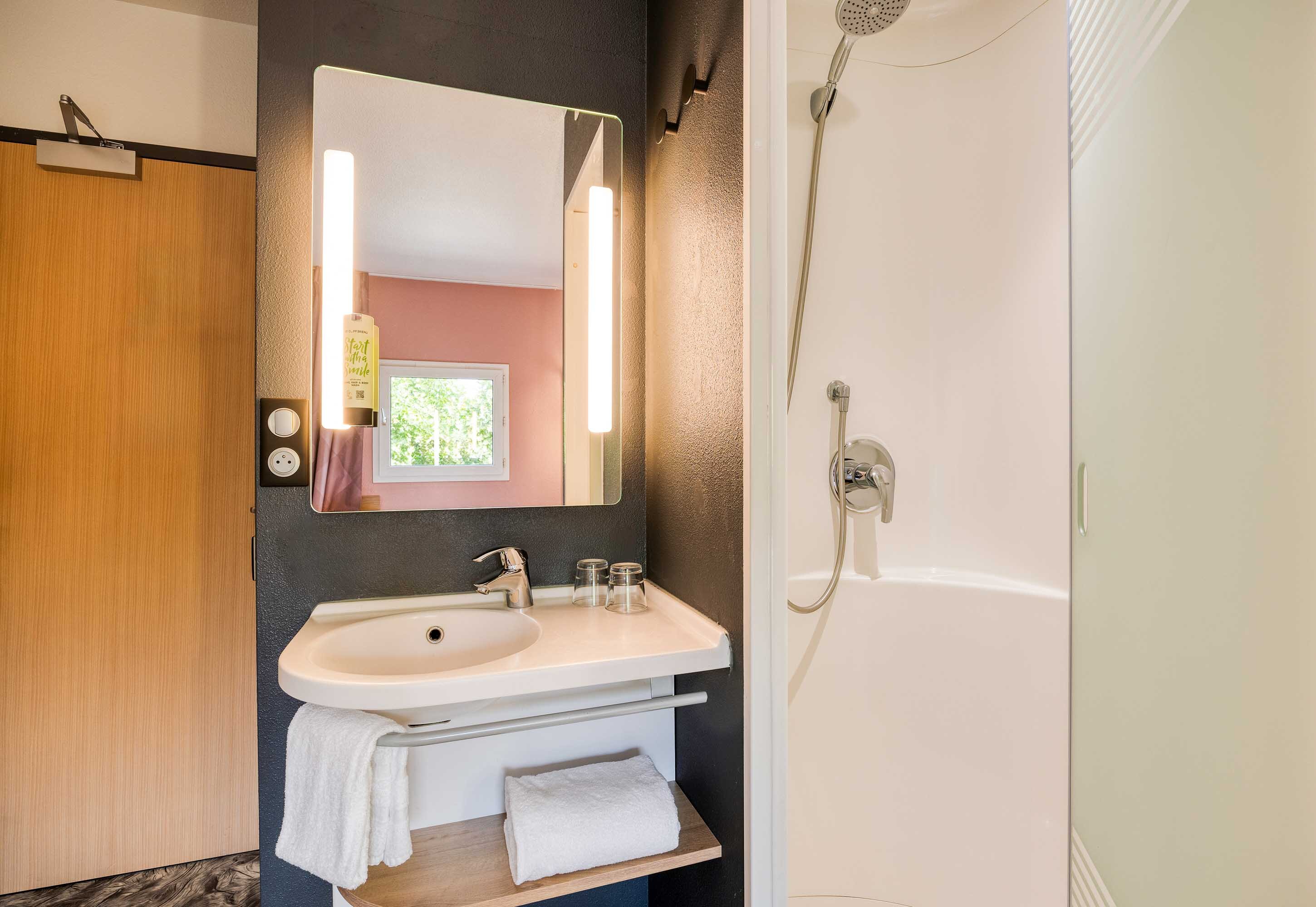 B&B HOTELS à Liège : un hôtel proche du centre et de l'aéroport. B&B ...