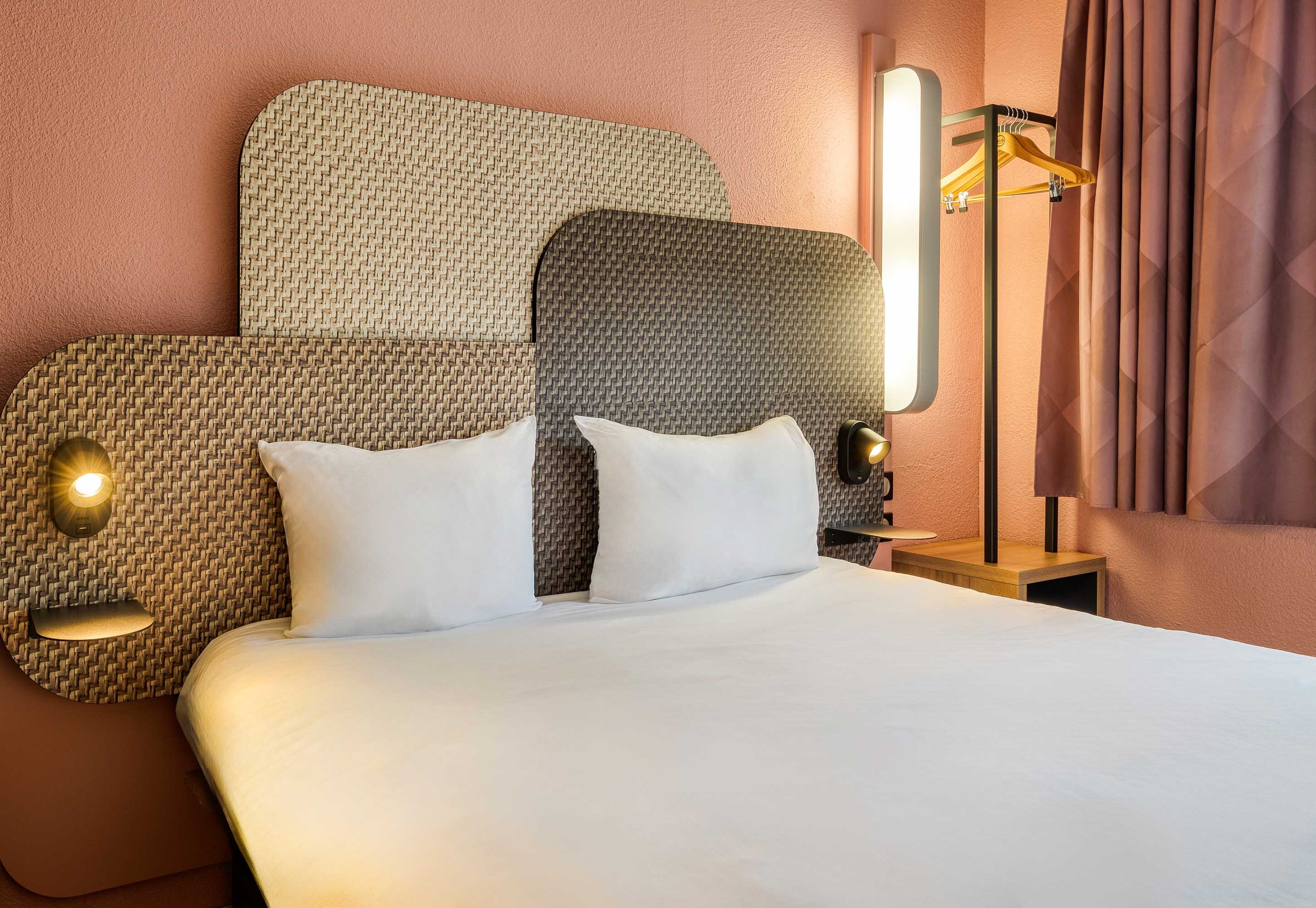 B&B HOTELS in Liege: a hotel near the city center and the airport. B&B ...