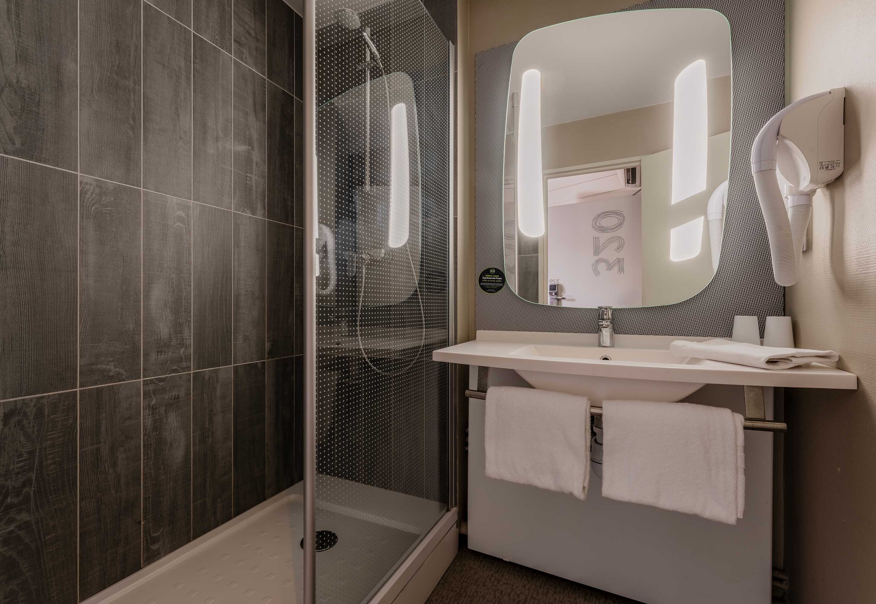 B&B HOTEL Lille Roubaix Centre Grand-Place : un hôtel tout confort en ...