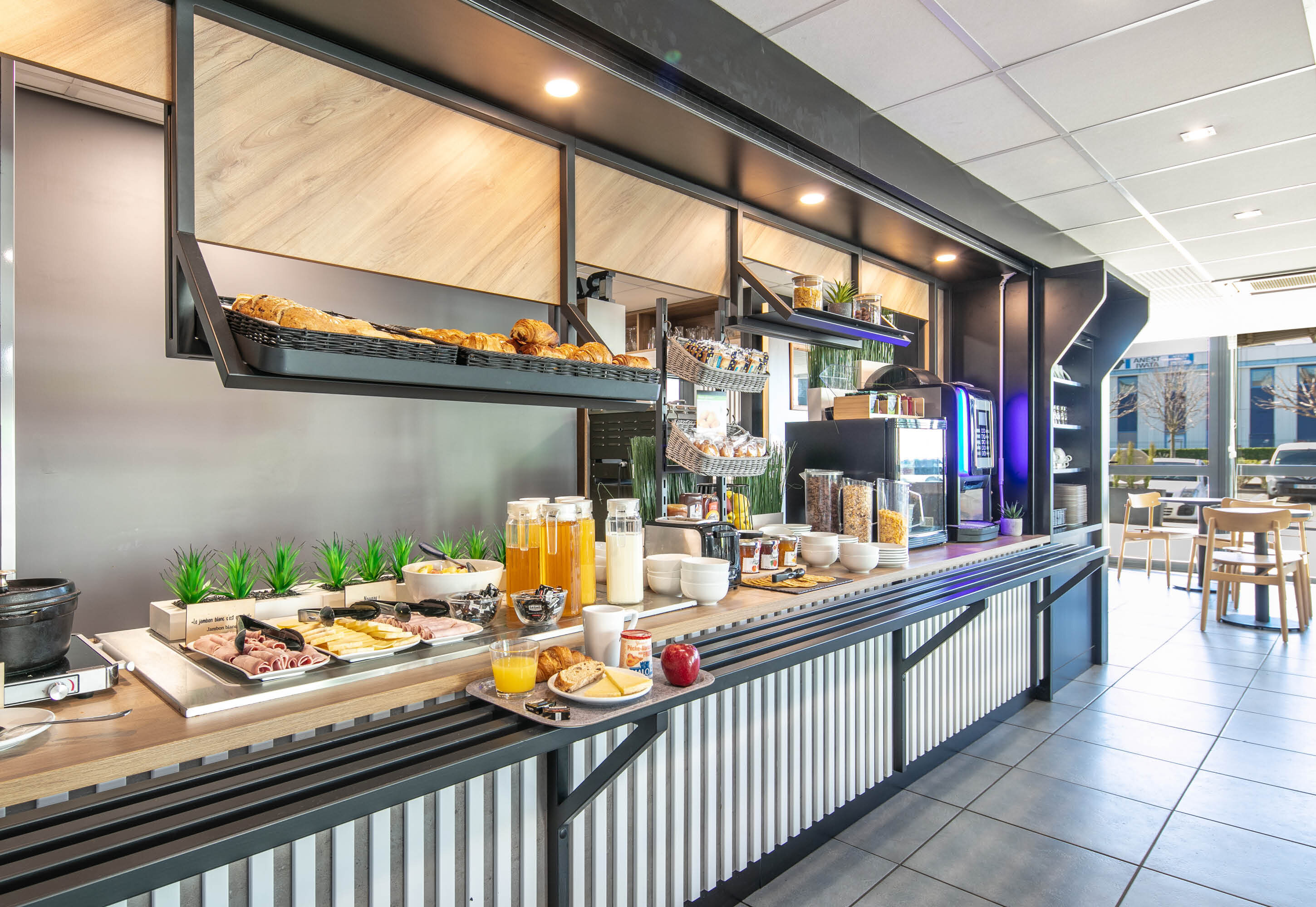 Votre chambre tout confort près de l'aéroport Lyon Saint-Exupéry | B&B ...