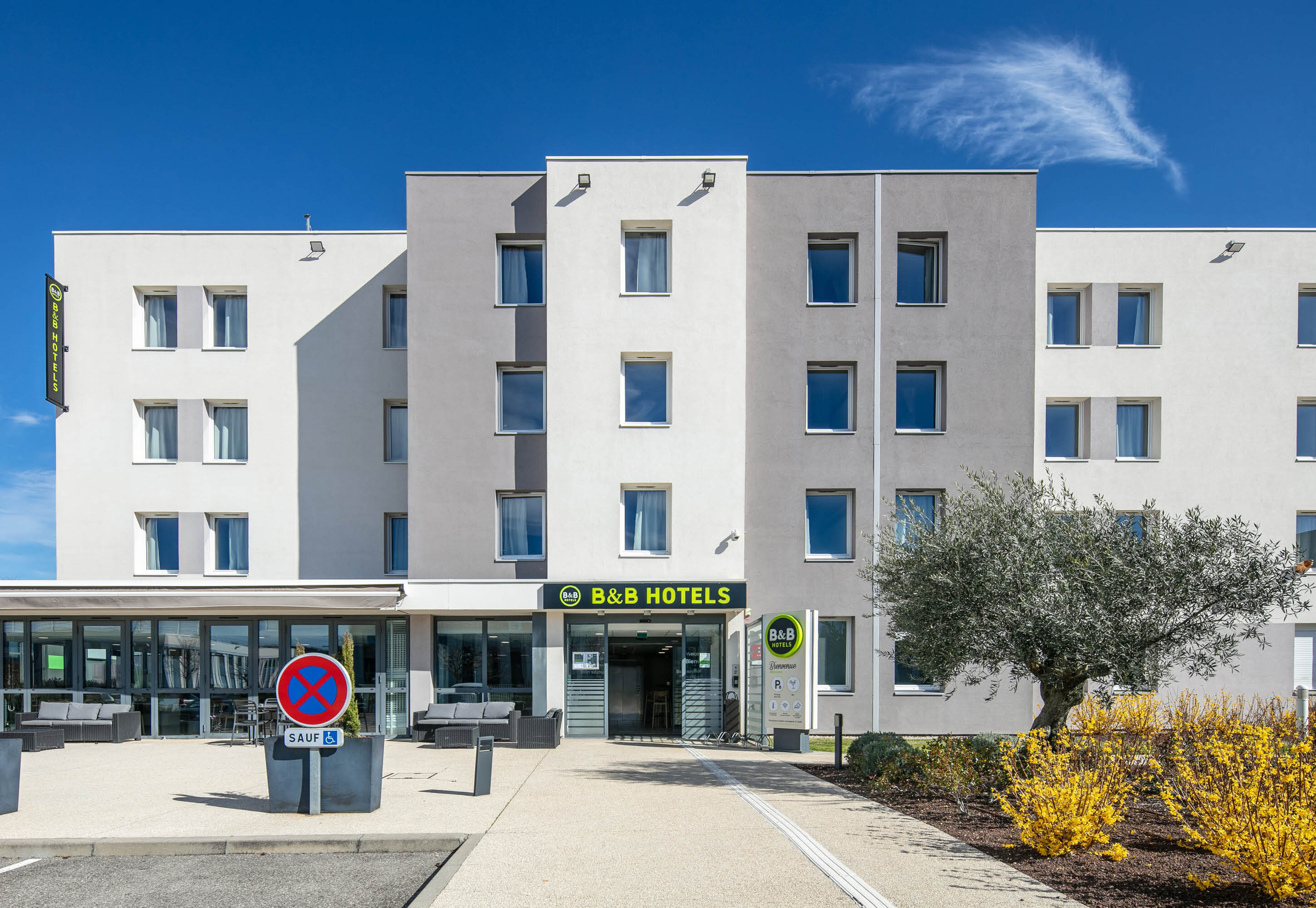 Votre chambre tout confort près de l'aéroport Lyon Saint-Exupéry | B&B ...
