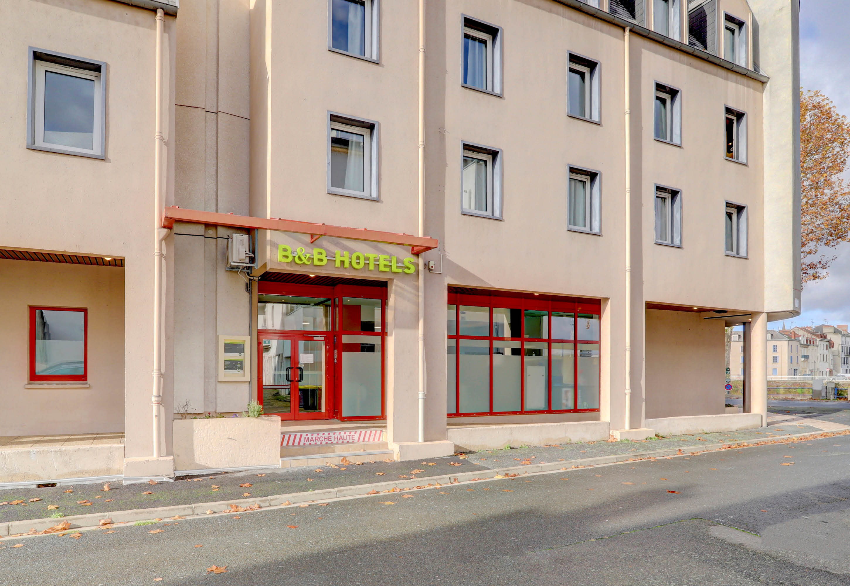 Notre hôtel près de la cité médiévale de Montluçon | B&B HOTELS