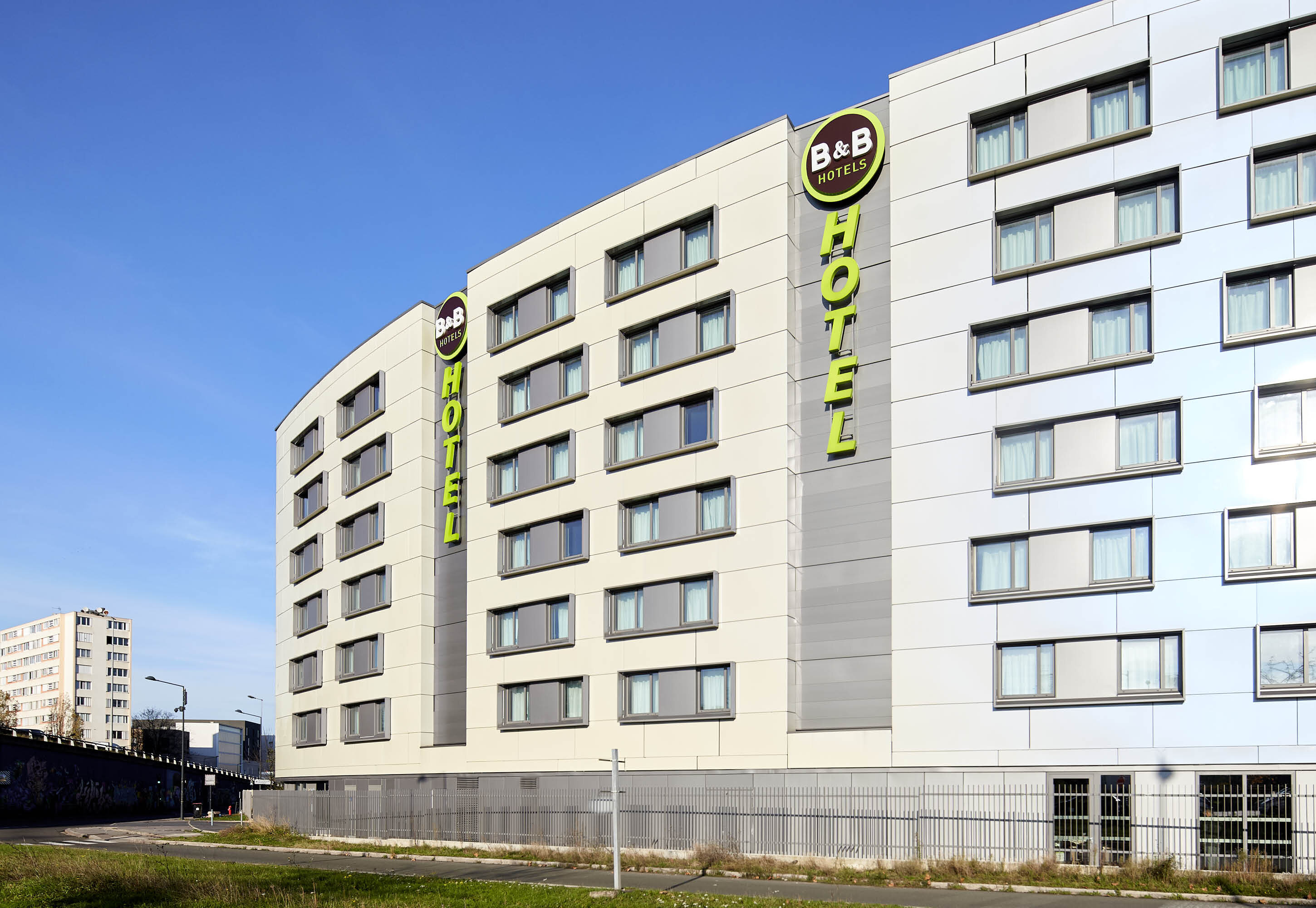 B&B Hotel Saint-Denis Porte de Paris, 3 star with parking